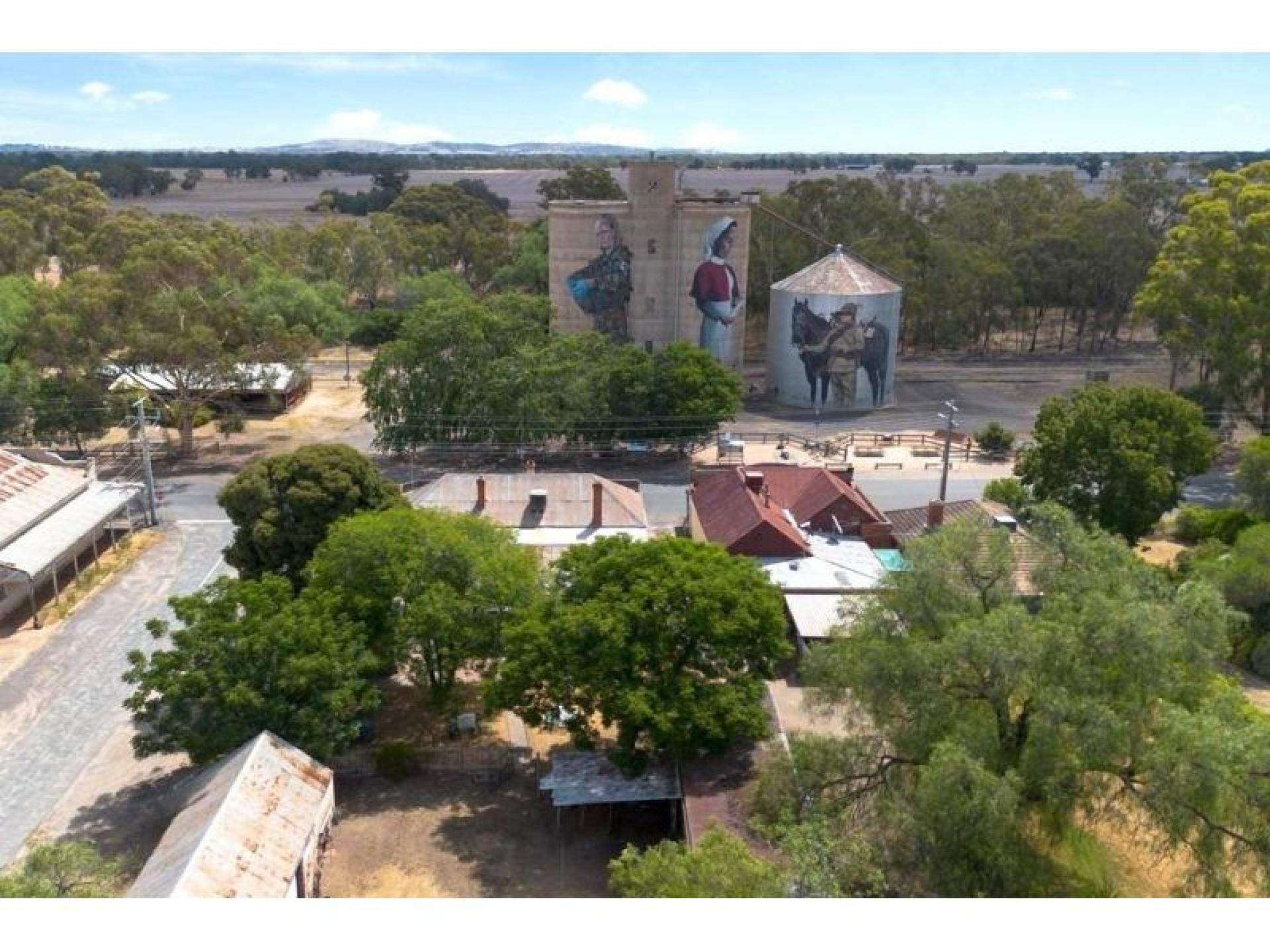 Freehold - Devenish Railway Hotel Vic -... for sale in Devenish ...