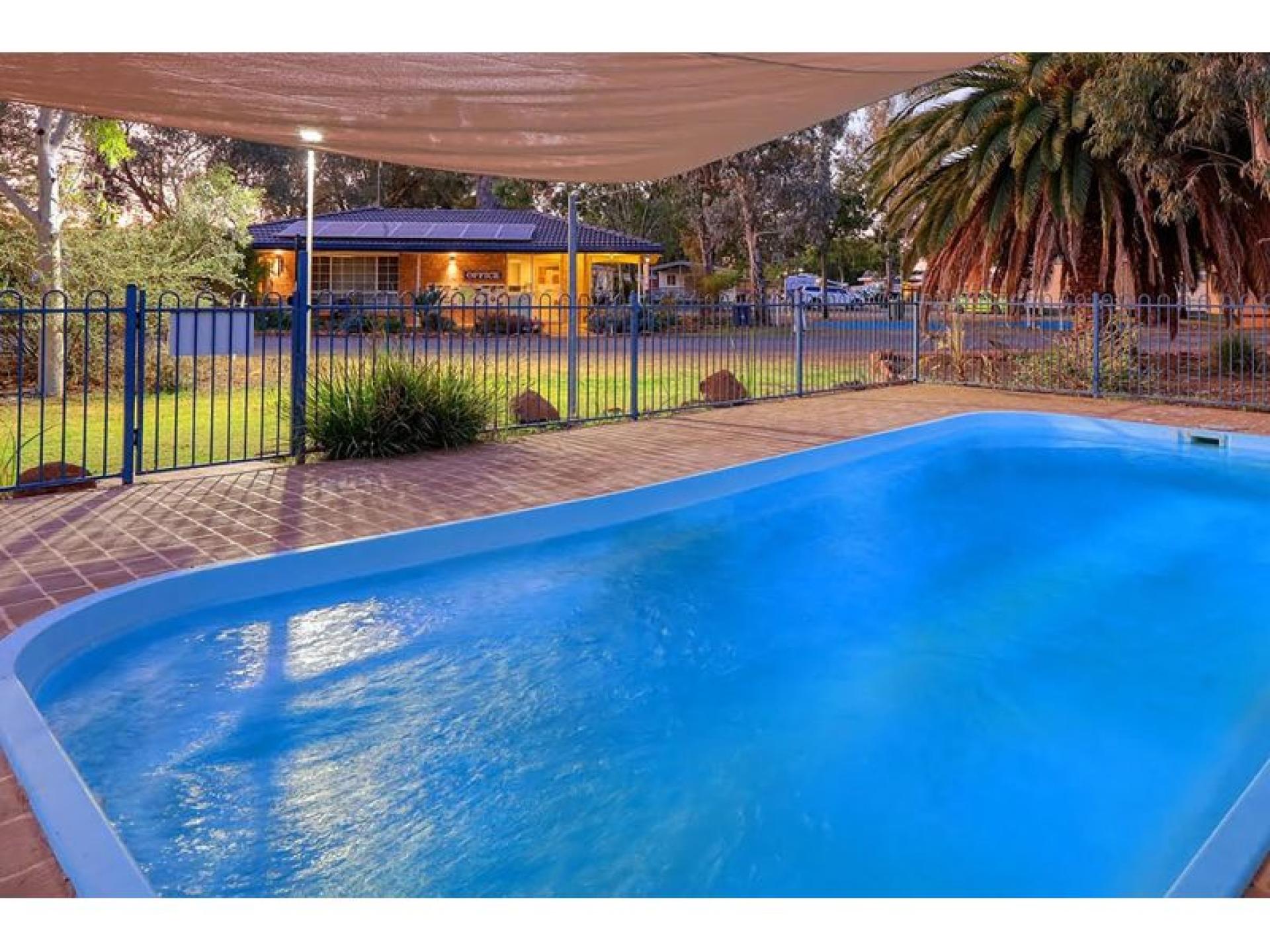Outback Motel And Caravan Park Oasis With... for sale in Warren New ...