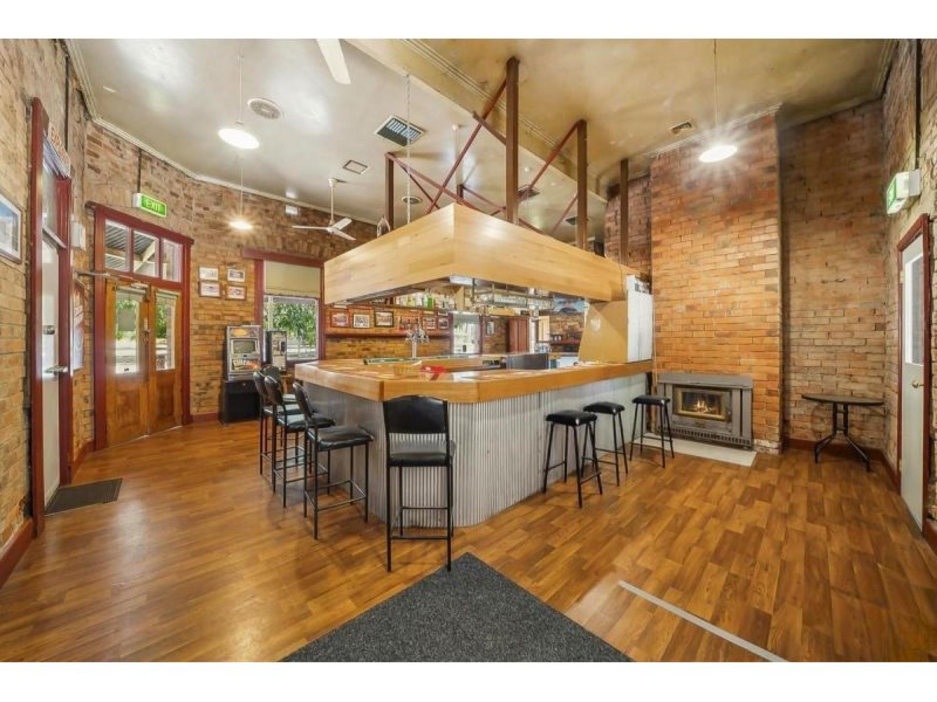 Freehold - Devenish Railway Hotel Vic -... for sale in Devenish ...