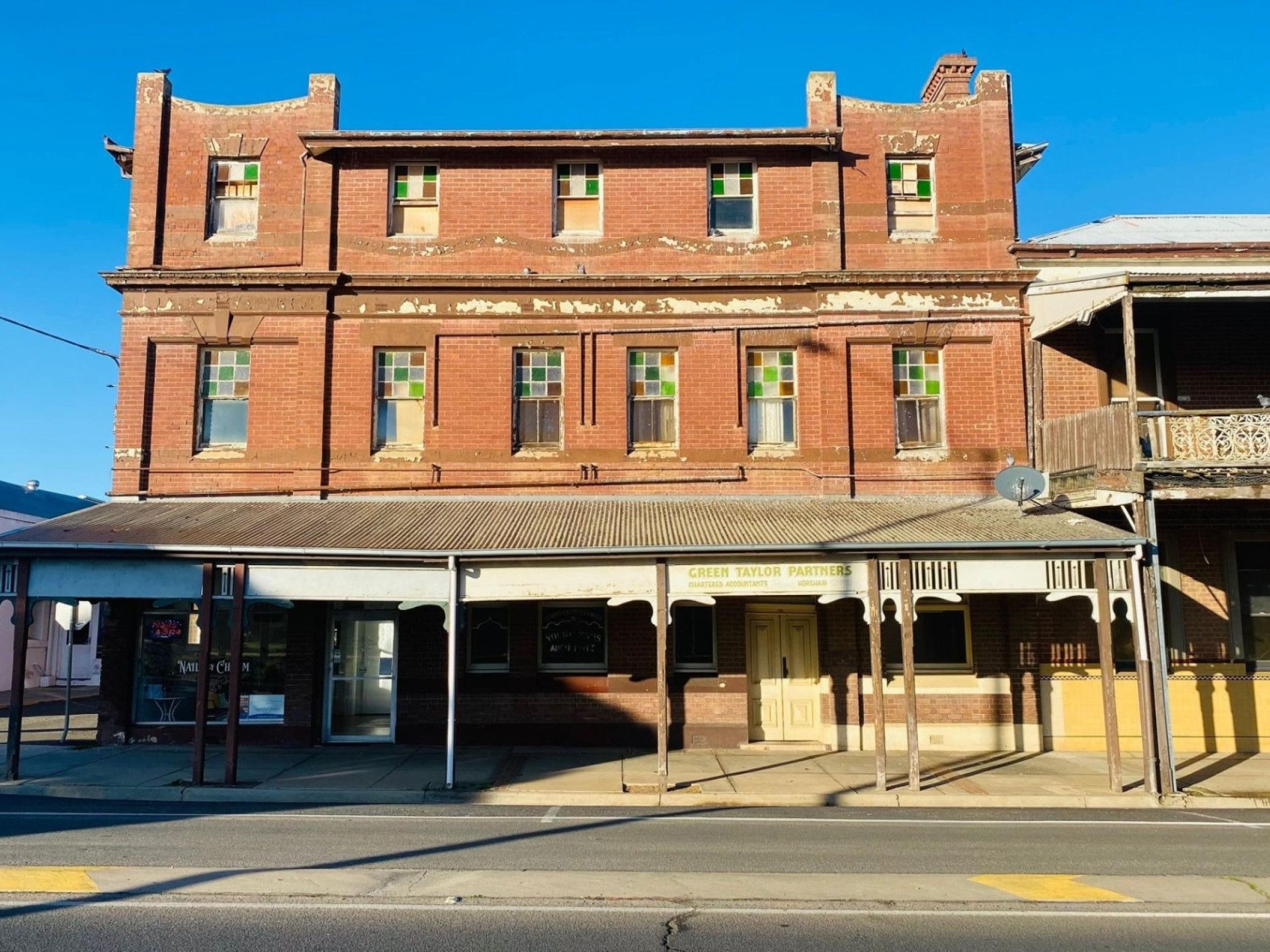 Unreserved Auction - Commercial Hotel... for sale in Nhill Victoria ...