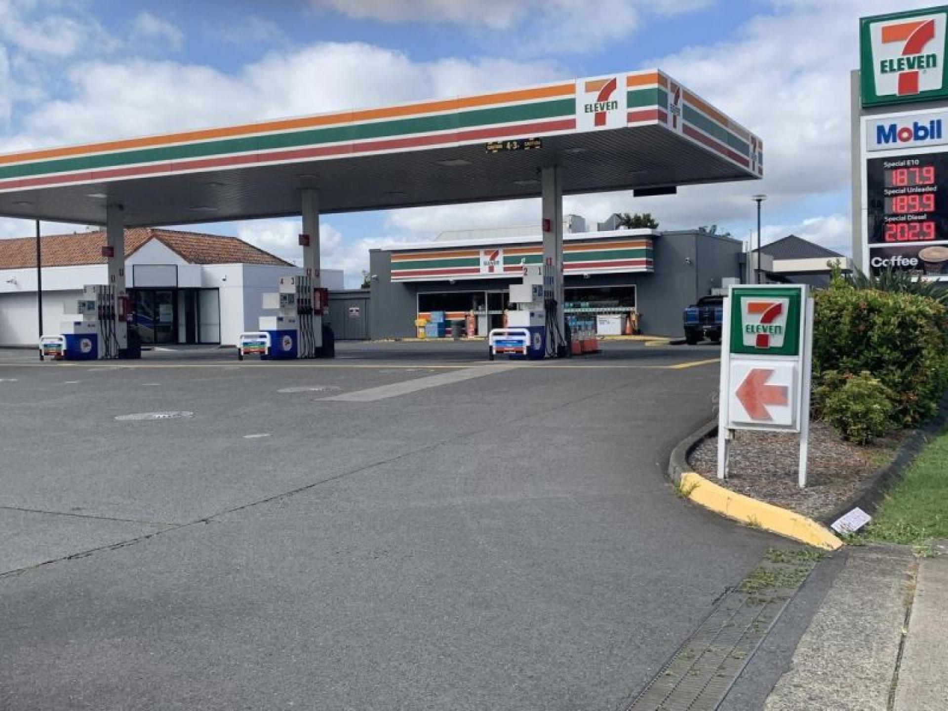 7-eleven Service Station - Ashmore, Gold... for sale in Ashmore Queensland | Bsale ID 639557